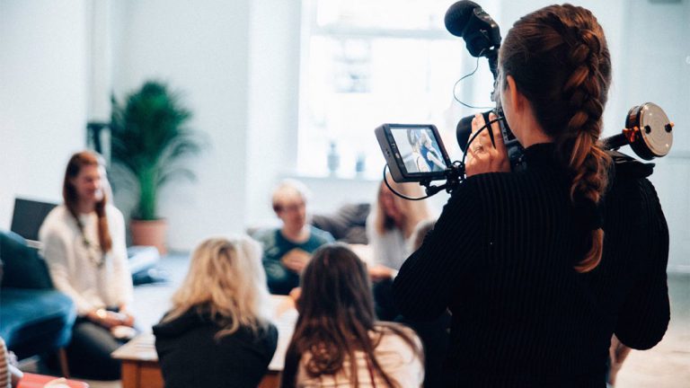 10 Best Canadian Sitcoms to Stream [2022] | RiverTV Blog